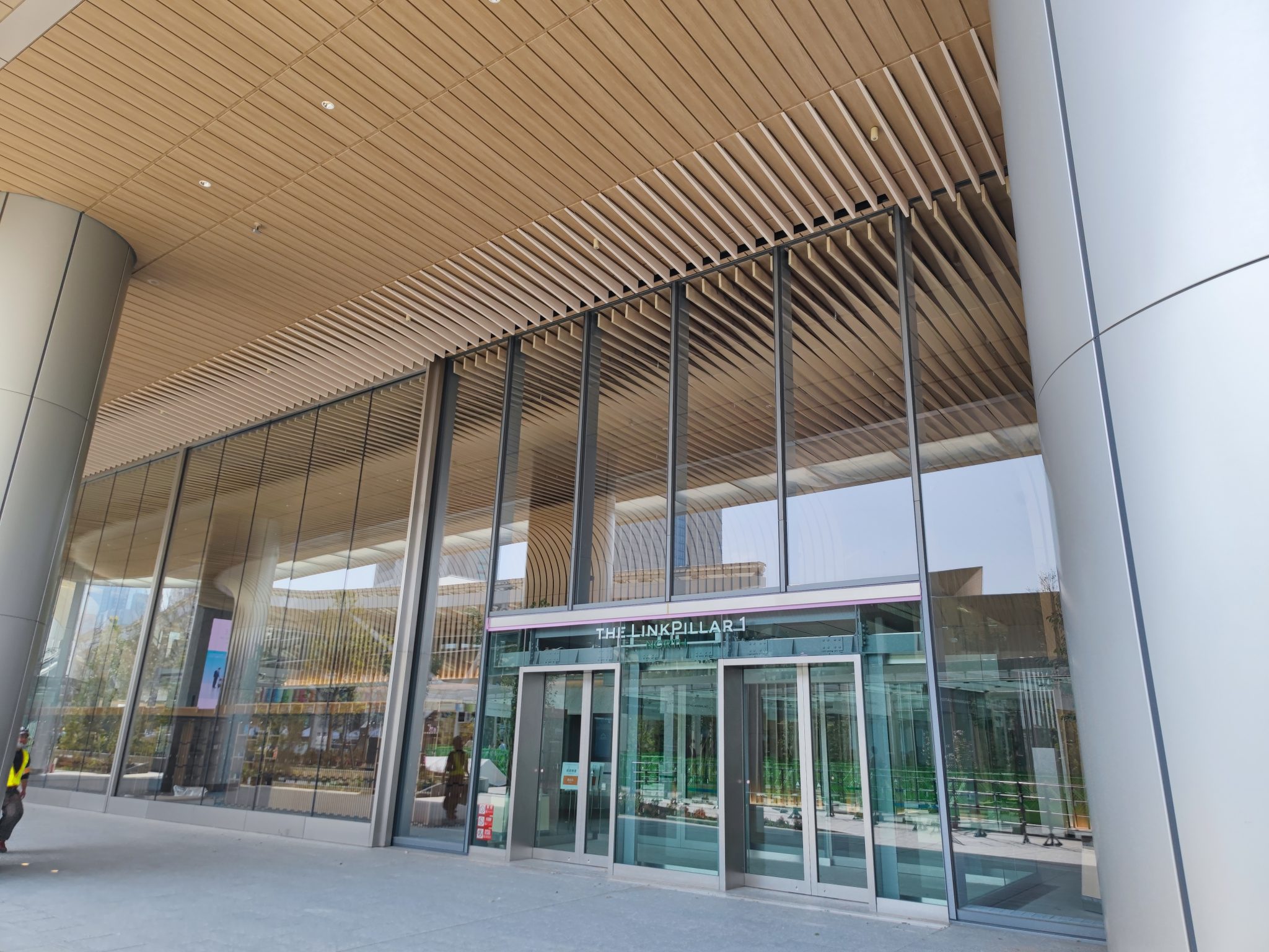 高輪ゲートウェイシティ・ニュウマン高輪、2025年3月27日一部開業ー高輪ゲートウェイ駅前の再開発エリア、全面開業は2026年予定 | 都市商業研究所